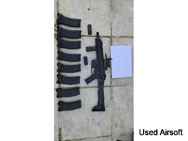 GHK G5 with Epoxy Mod + 8 Green Gas Magazines with Magpul attachments ...