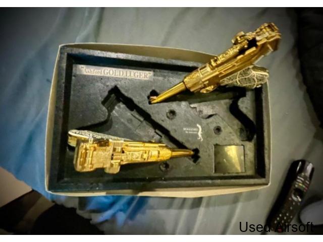 COLLECTOR'S ITEM double golden luger Tokyo Marui in partnership ...